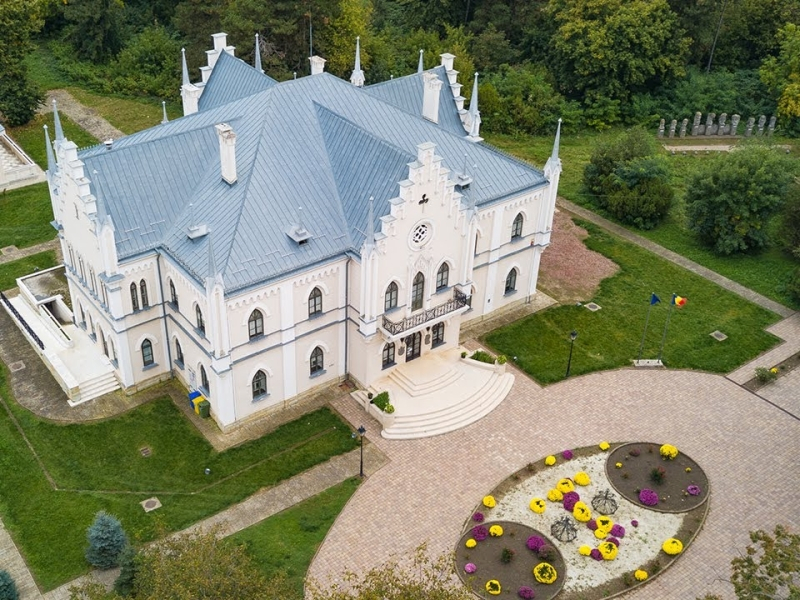 De treci codrii de aramă...la Plopii fără soț...